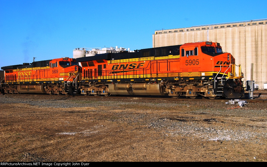 BNSF 5905